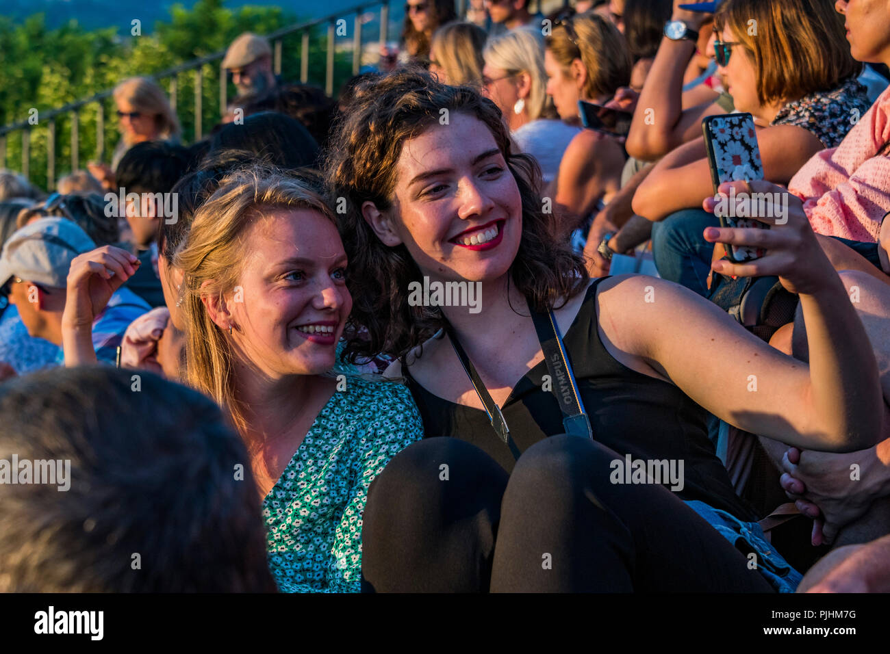 Piazzale michelangelo crowds hi-res stock photography and images - Alamy