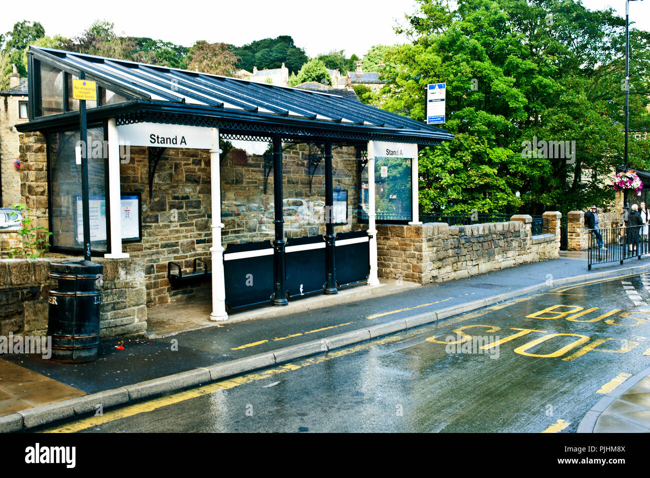 Yorkshire bus shelter hi-res stock photography and images - Alamy