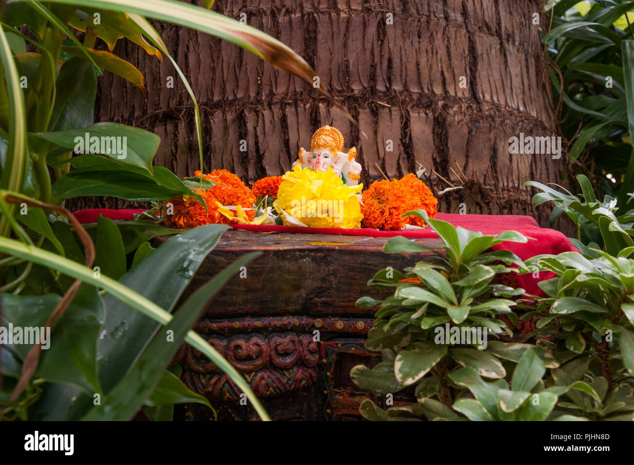 Miniature idol of Lord Ganesha, the Hindu god of wisdom. 10-day Ganpati ...