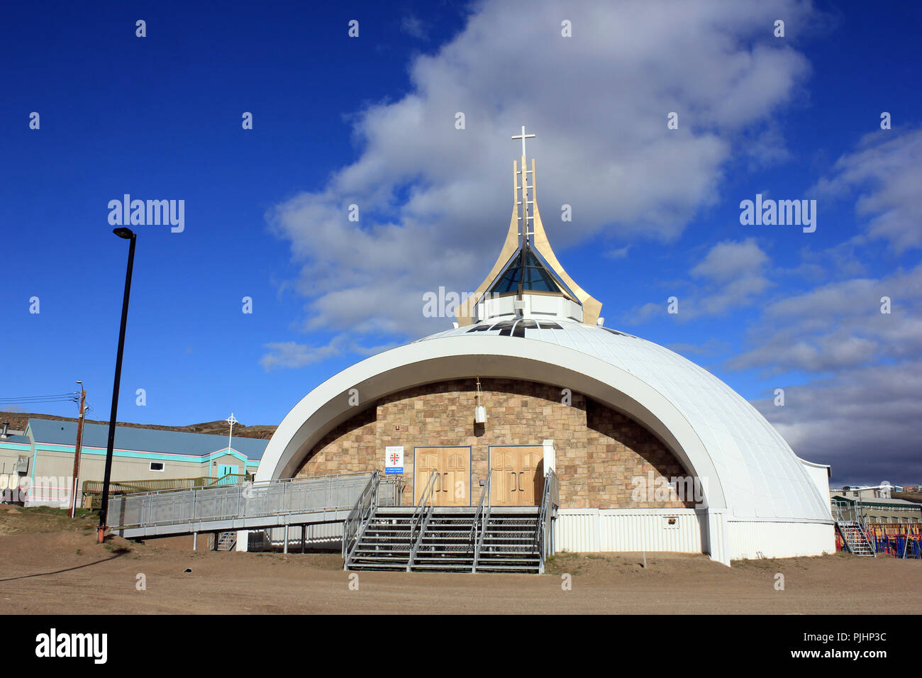Iqaluit cathedral - St Judes aka - the Igloo Church Stock Photo - Alamy
