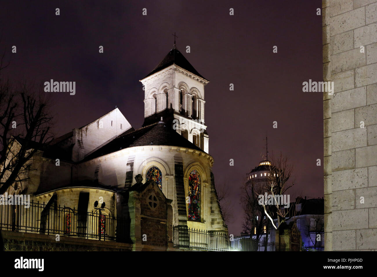 Paris, 18th district, Montmartre, church Saint Pierre de Montmartre at ...