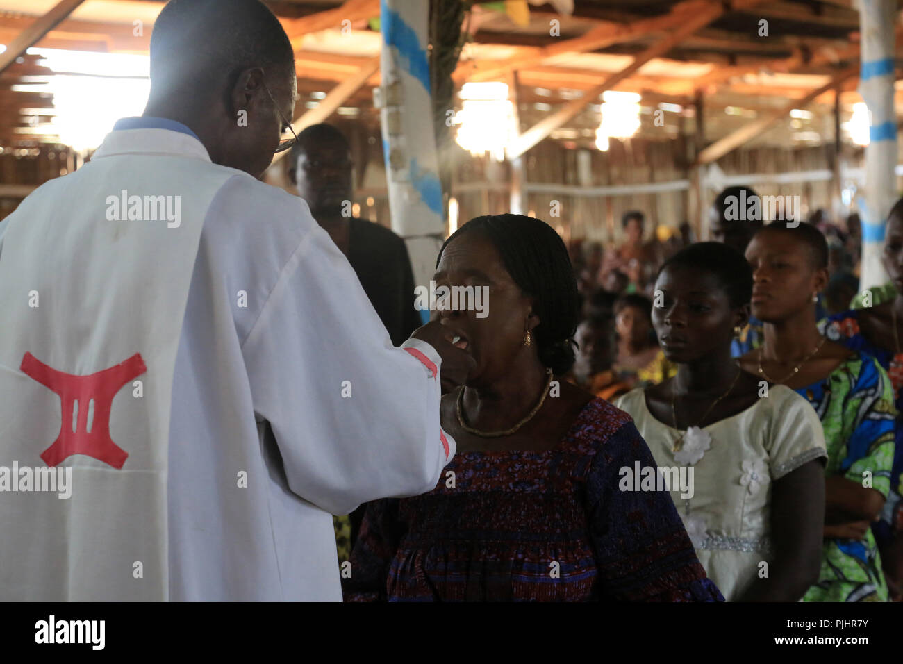 Catholic communion africa hi-res stock photography and images - Alamy