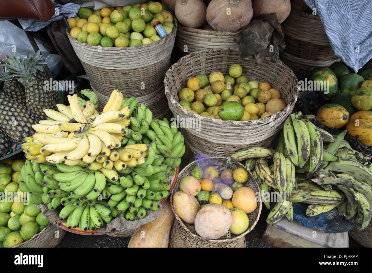 Lome market hi-res stock photography and images - Alamy