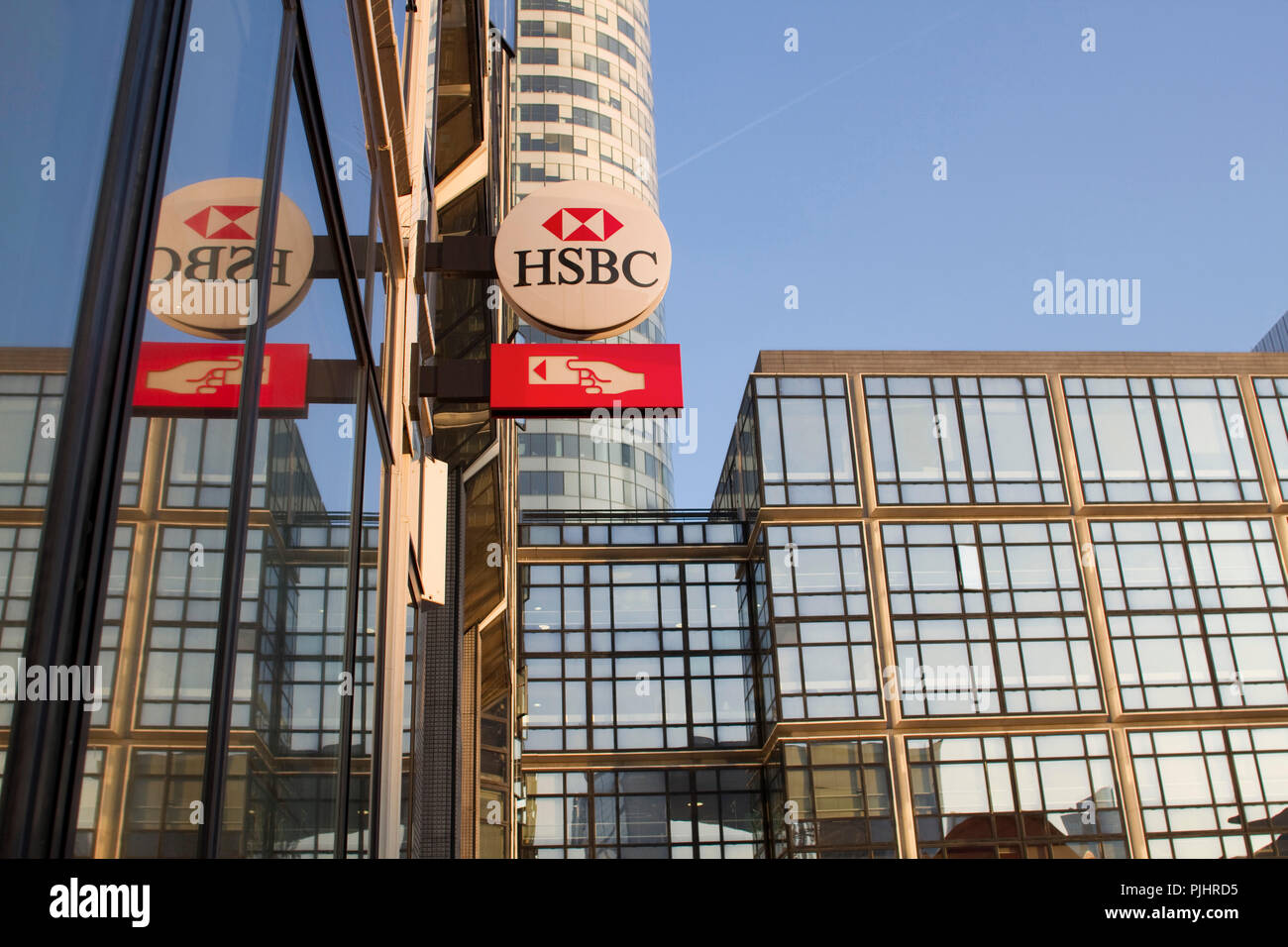 Hsbc paris hi-res stock photography and images - Alamy