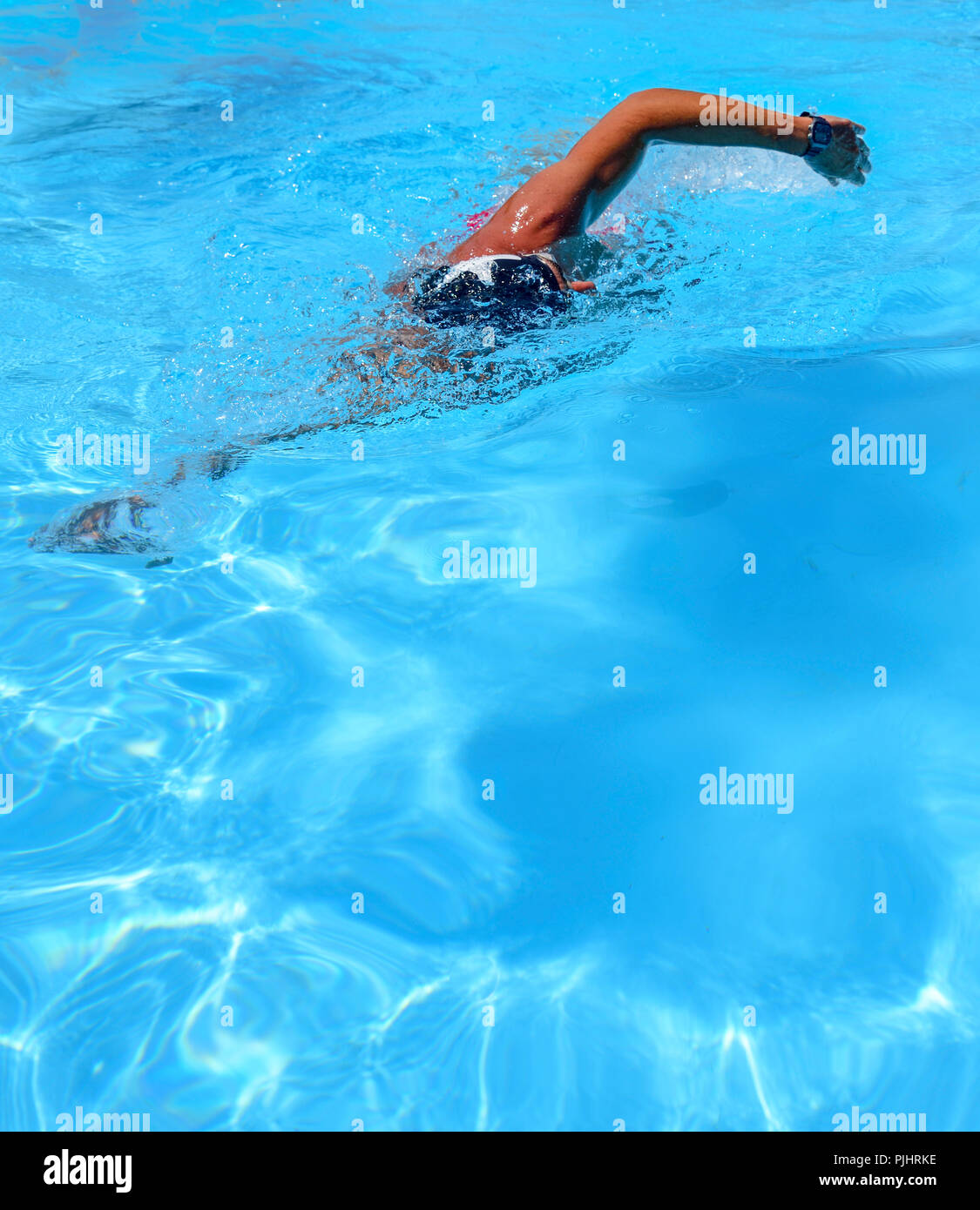 Muscular male swimmer wearing swim hi-res stock photography and images ...