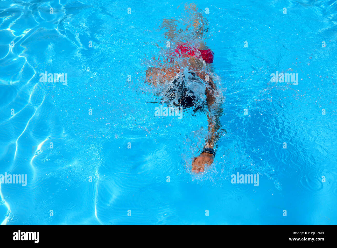 Muscular male swimmer wearing swim hi-res stock photography and images ...
