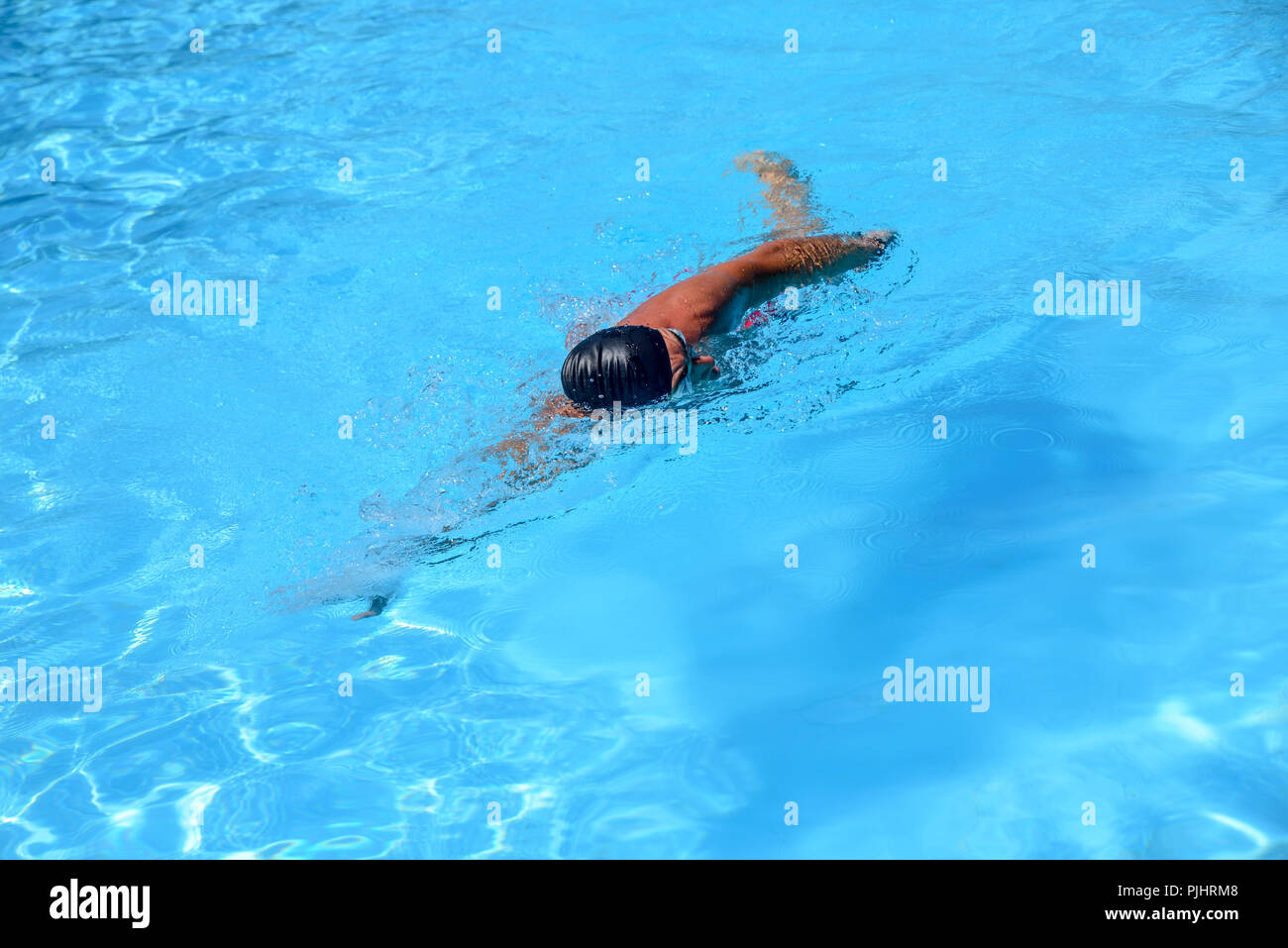 Muscular male swimmer wearing swim hi-res stock photography and images ...