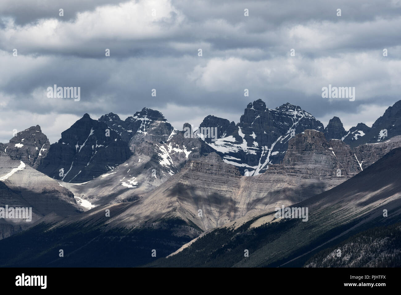 Rocky mountains in Banff National Park Stock Photo - Alamy