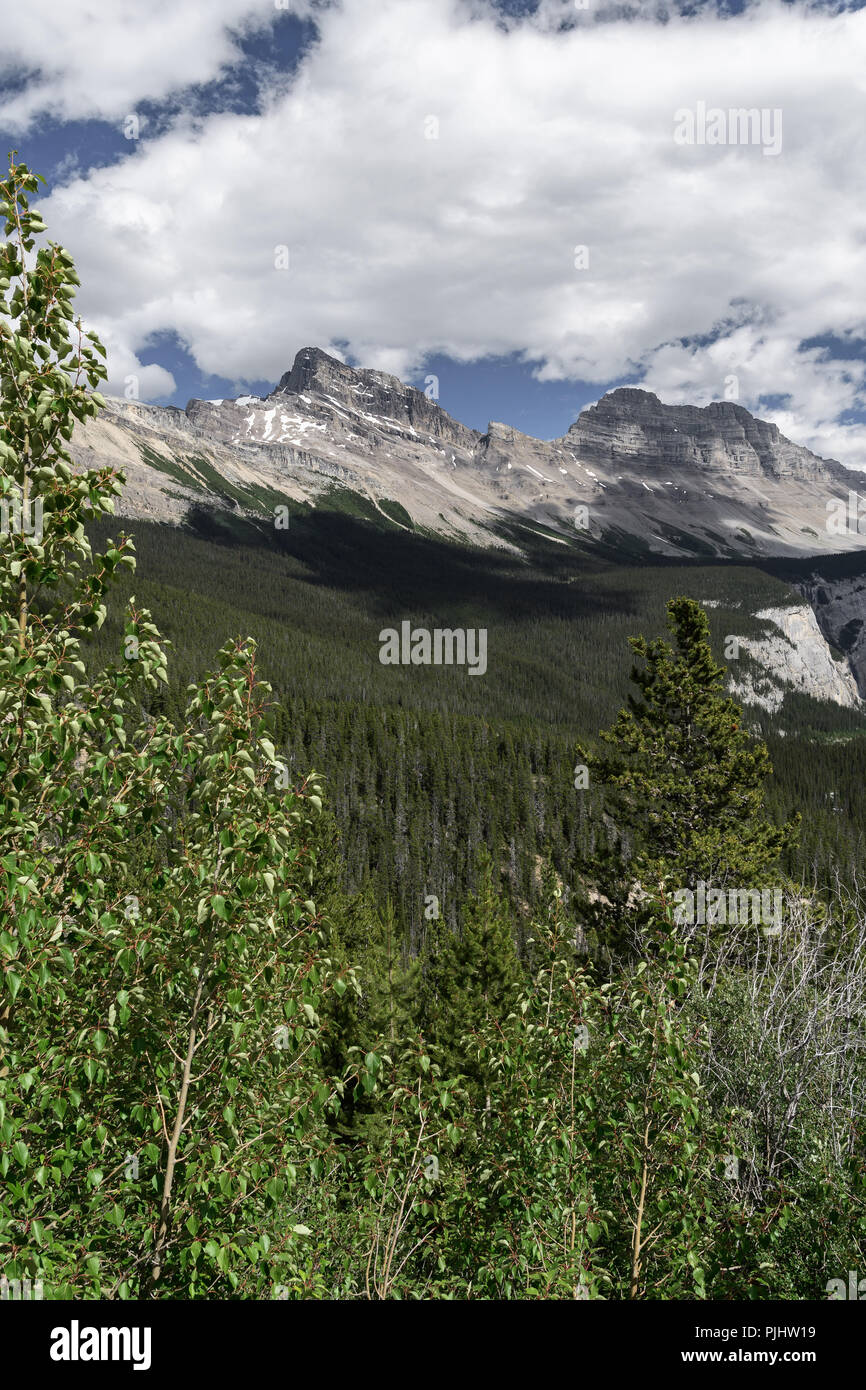 Rocky mountains in Banff National Park Stock Photo - Alamy