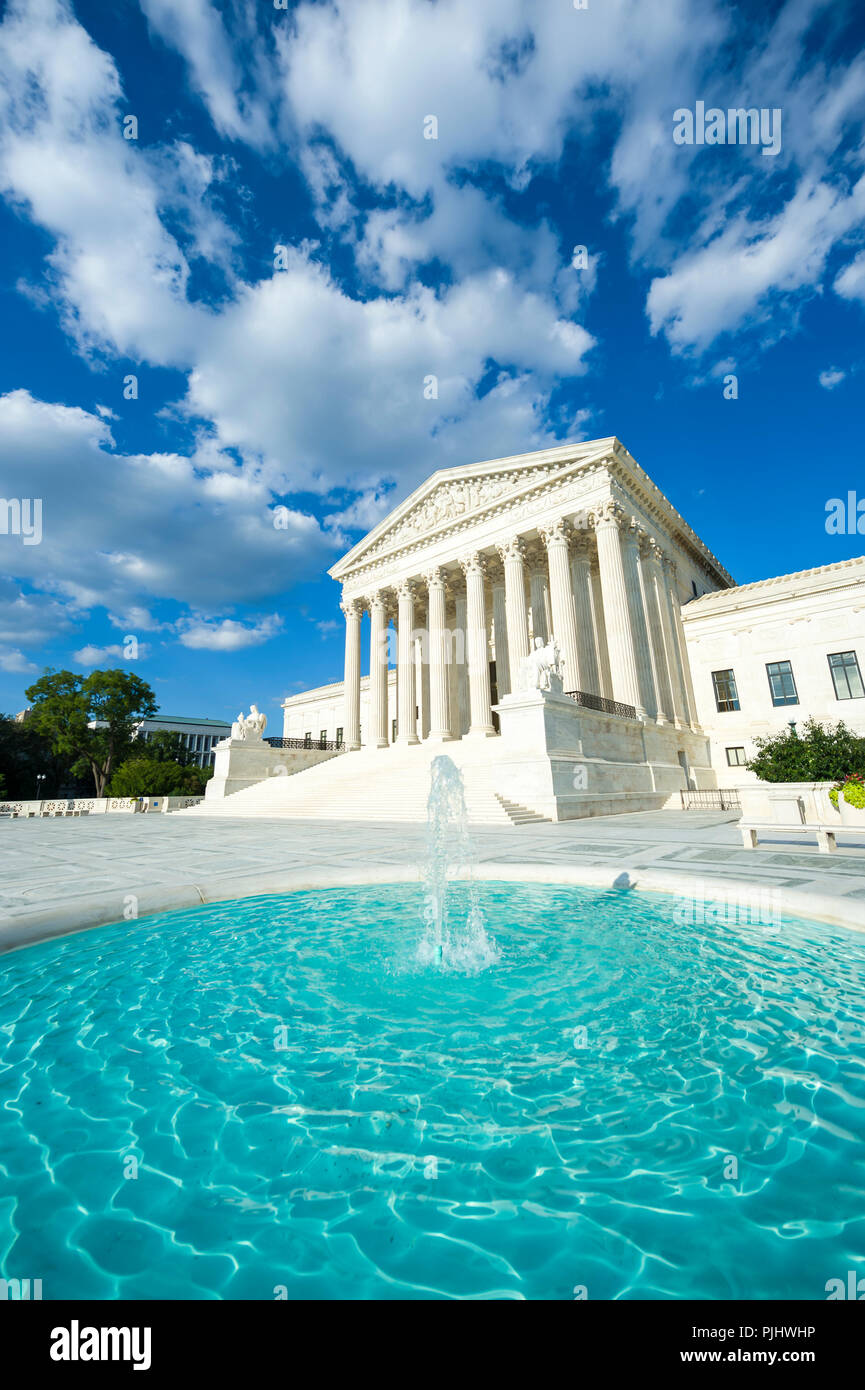 Columned entrance portico hi-res stock photography and images - Alamy