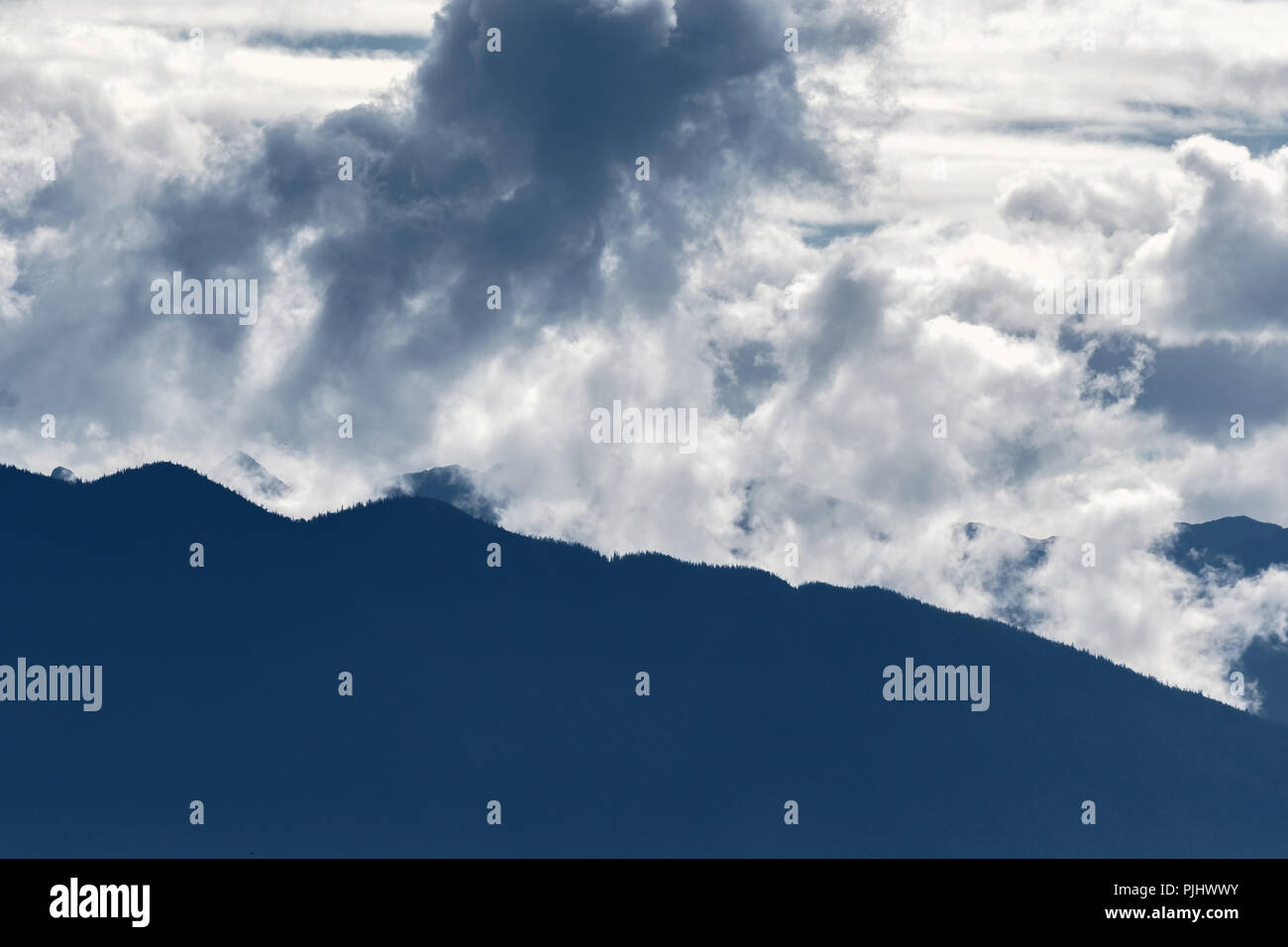 Sun rise over mountain canada hi-res stock photography and images - Alamy