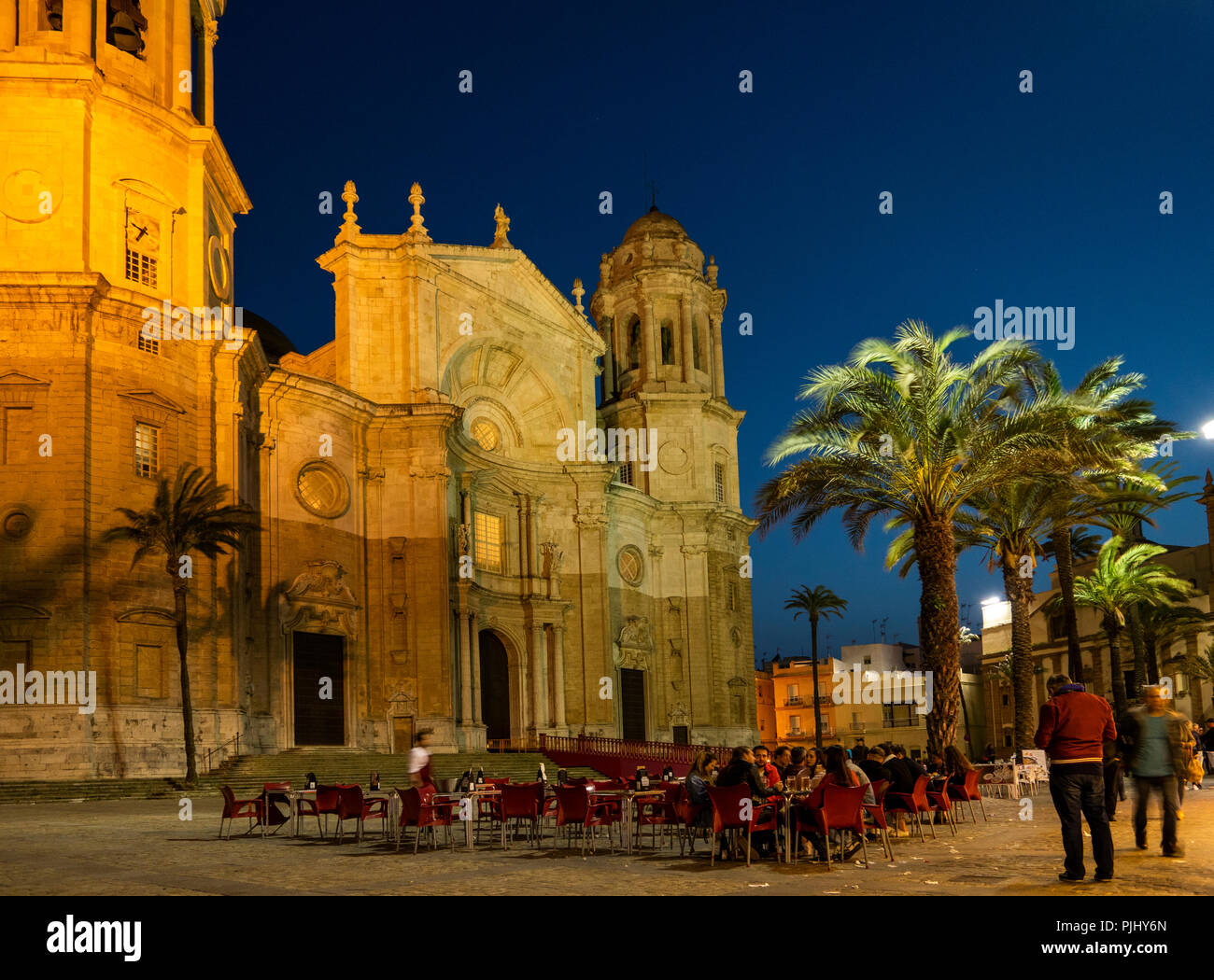 Cadiz cathedral square plaza de hi-res stock photography and images - Alamy