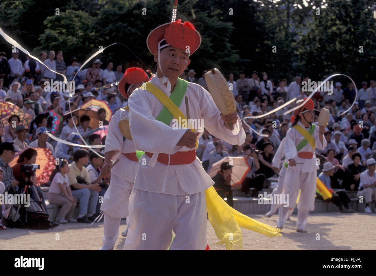 a traditional korean dance show in the city of Seoul in South Korea in ...