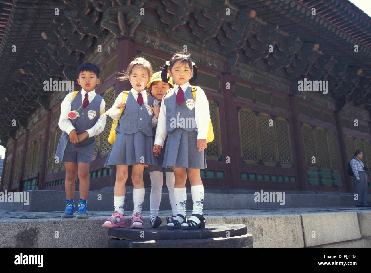 school children at the Gyeongbokgung or Kyongbokkung Palace in the city ...