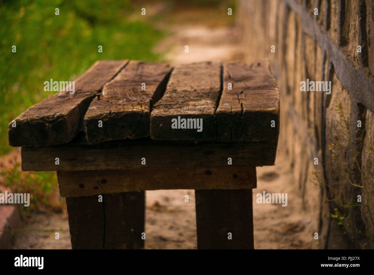 Old bench hi-res stock photography and images - Alamy