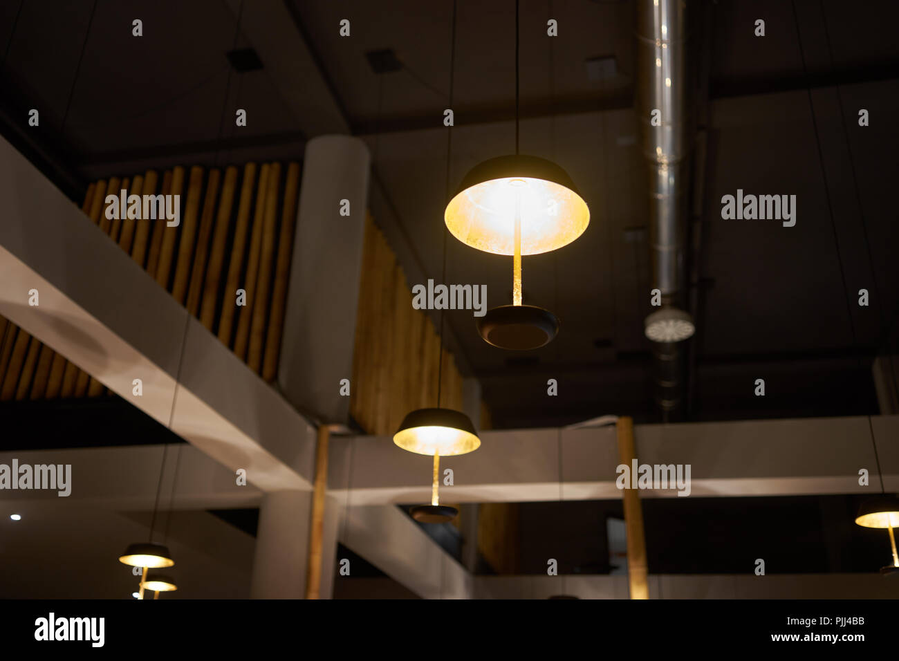 High ceiling restaurant hi-res stock photography and images - Alamy