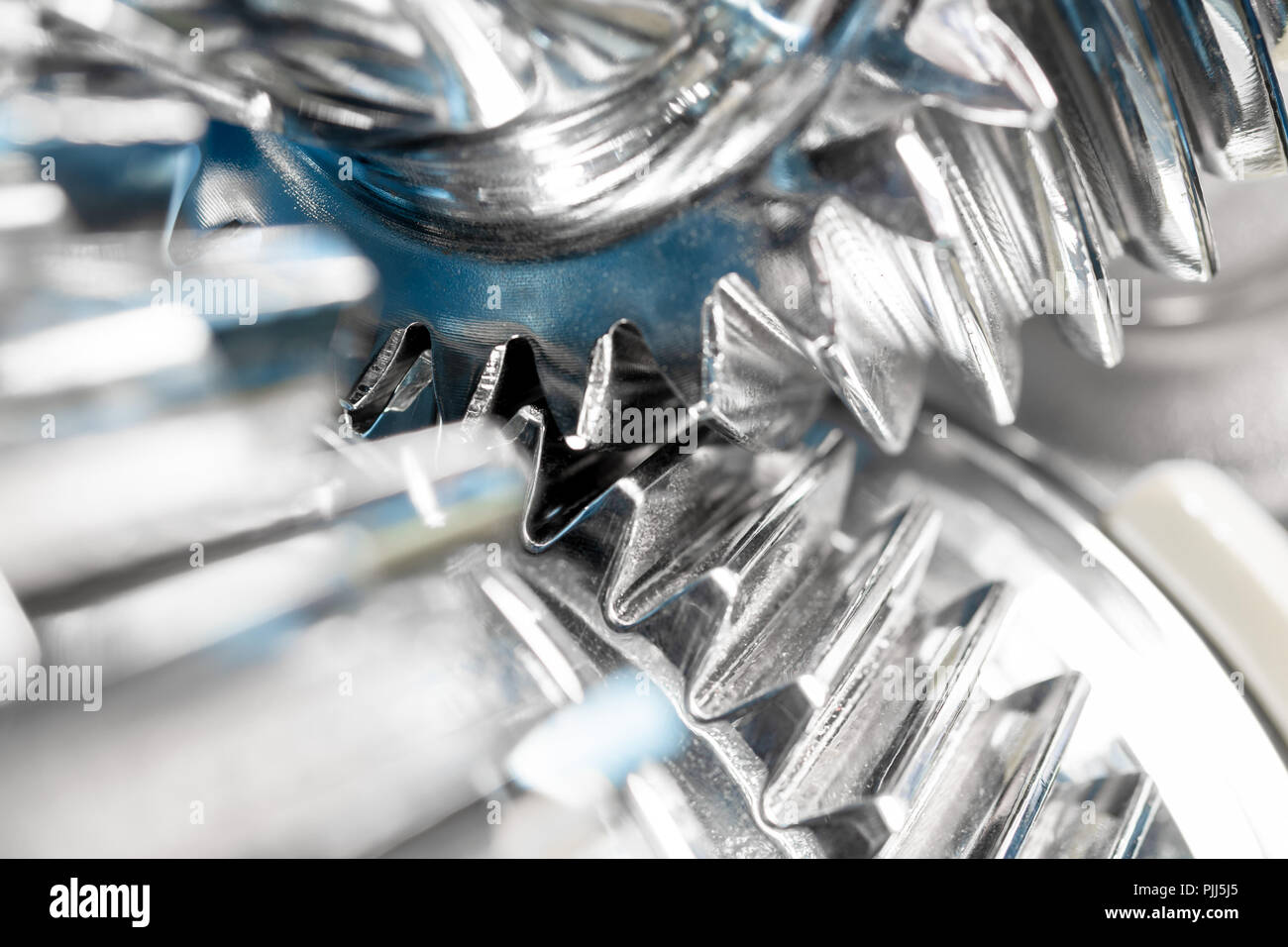 Chrome gears hi-res stock photography and images - Alamy