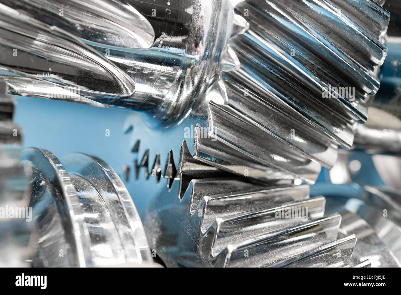 Chrome gears hi-res stock photography and images - Alamy