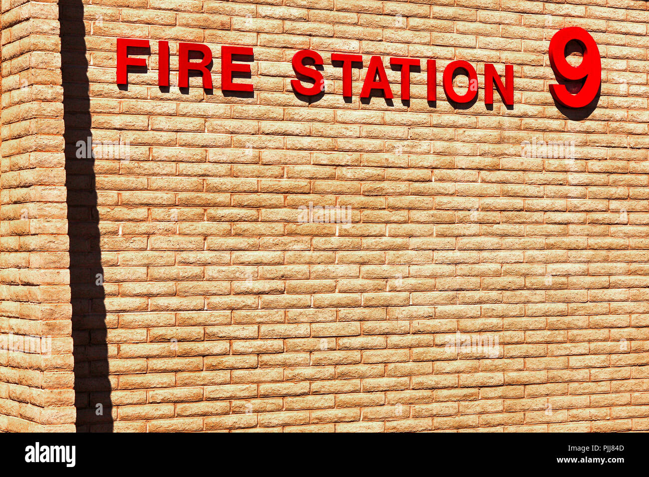 Red brick fire station hi-res stock photography and images - Alamy