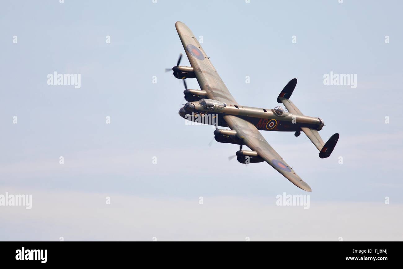 Battle of Britain Memorial Flight - Avro Lancaster PA474 at ...