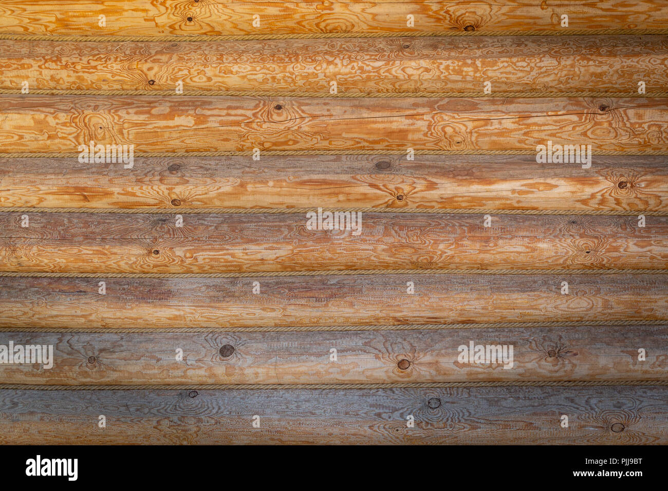 Logs for timber frame house hi-res stock photography and images - Alamy