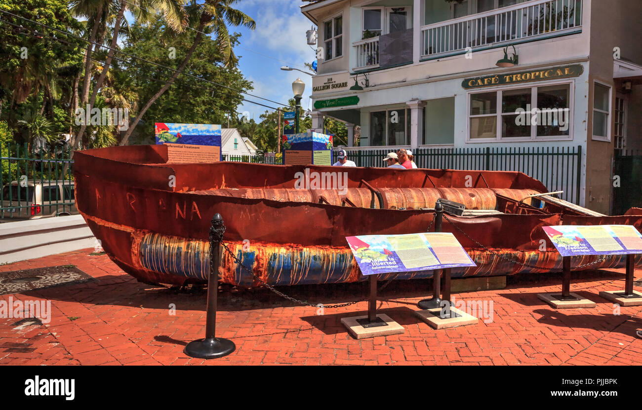 Cuban raft hi-res stock photography and images - Alamy