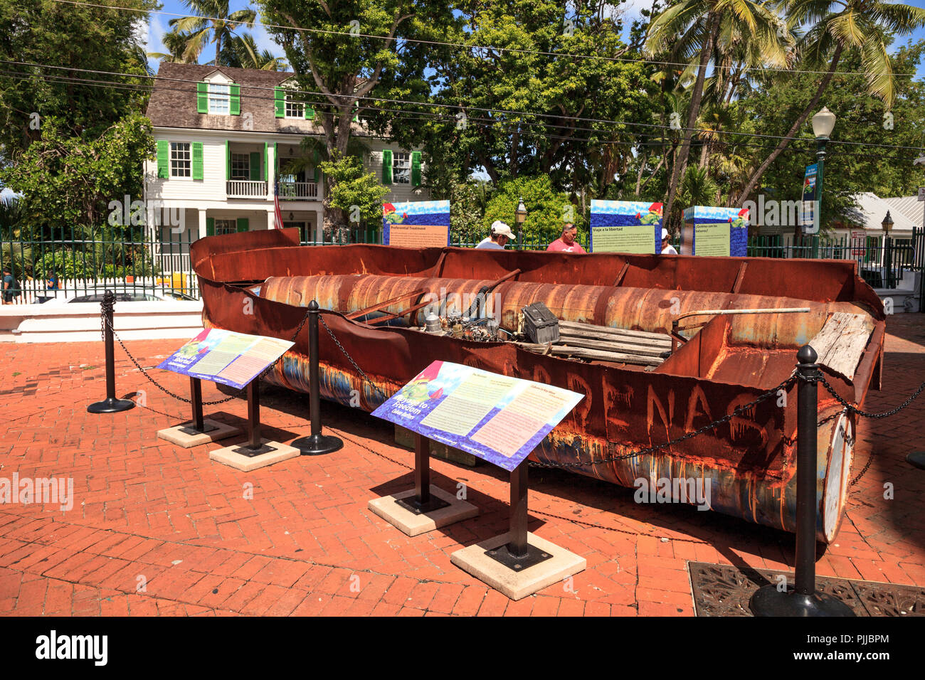 Cuban raft hi-res stock photography and images - Alamy