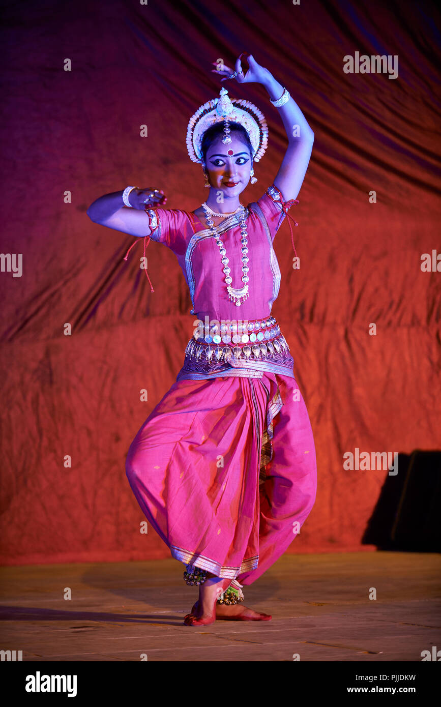 traditional indian dance during Pushkar Mela, Pushkar, Rajasthan, India ...