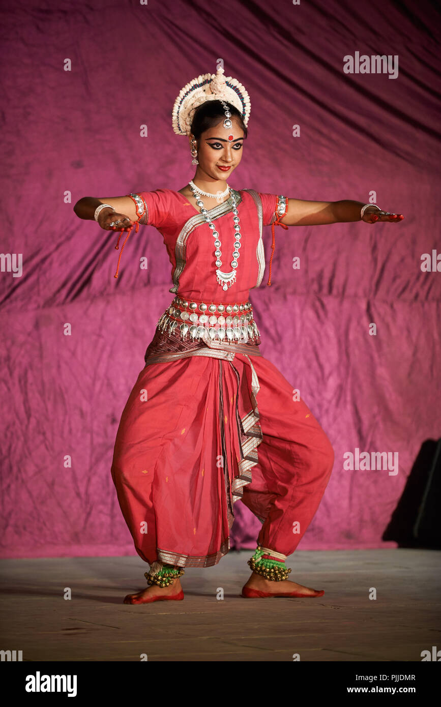 traditional indian dance during Pushkar Mela, Pushkar, Rajasthan, India ...