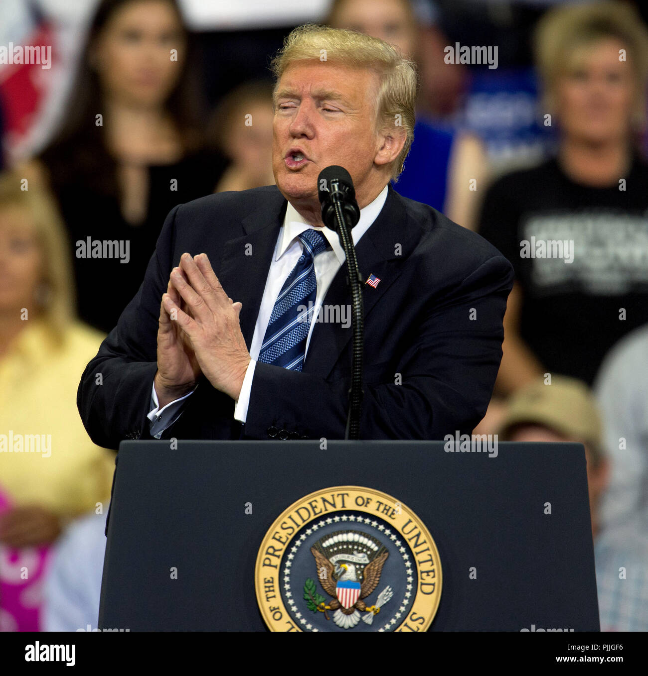 Rimrock auto arena hi-res stock photography and images - Alamy