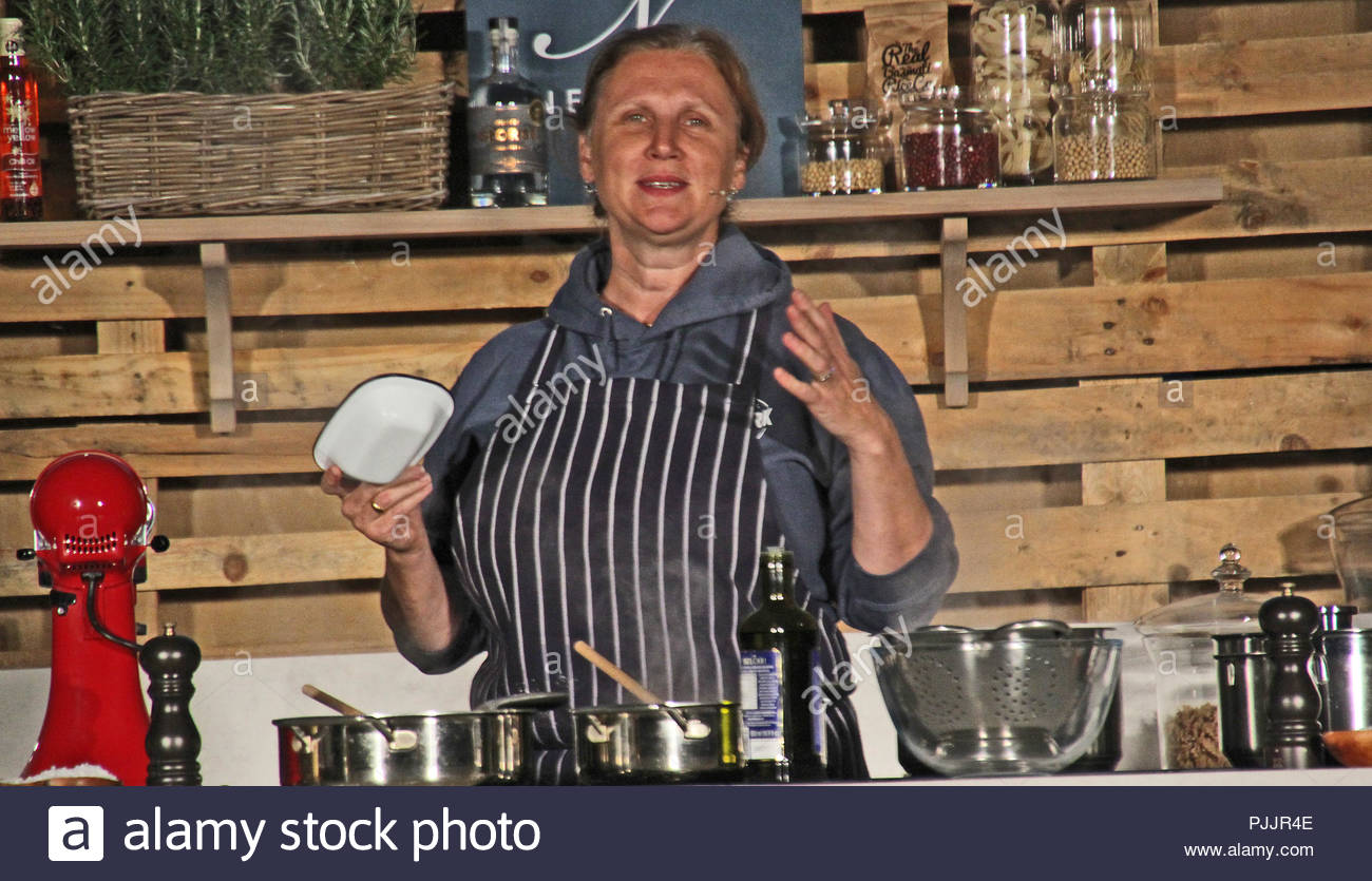 Chef Angela Hartnett Stock Photos & Chef Angela Hartnett Stock Images ...