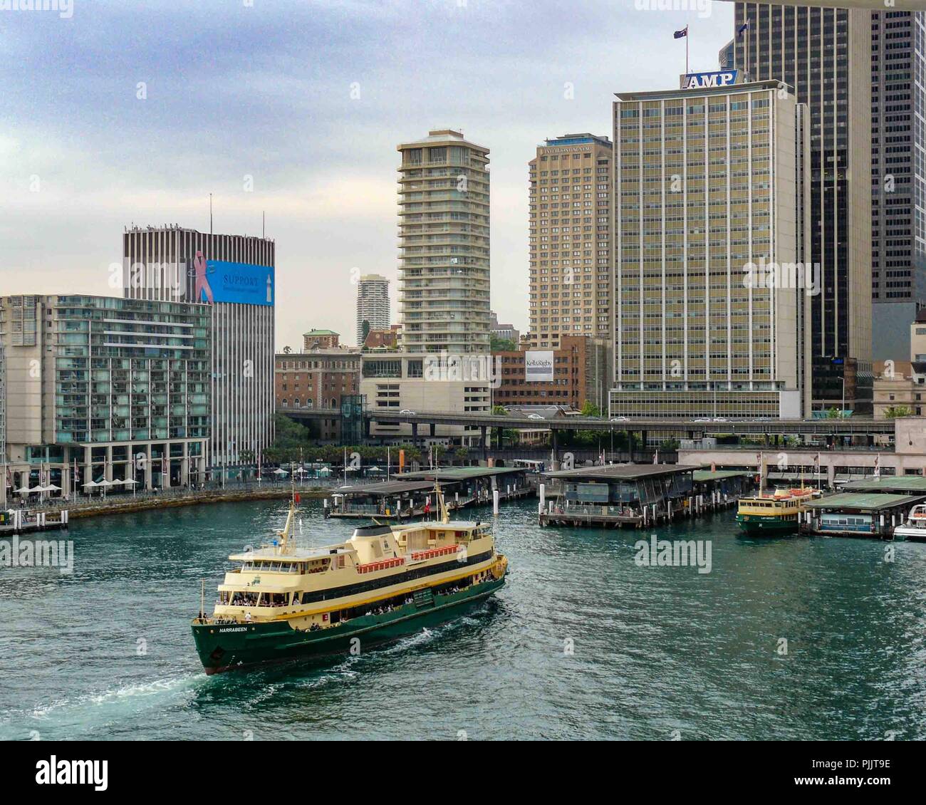 Sydney, New South Wales, Australia. 7th Nov, 2008. Ferries head for the ...