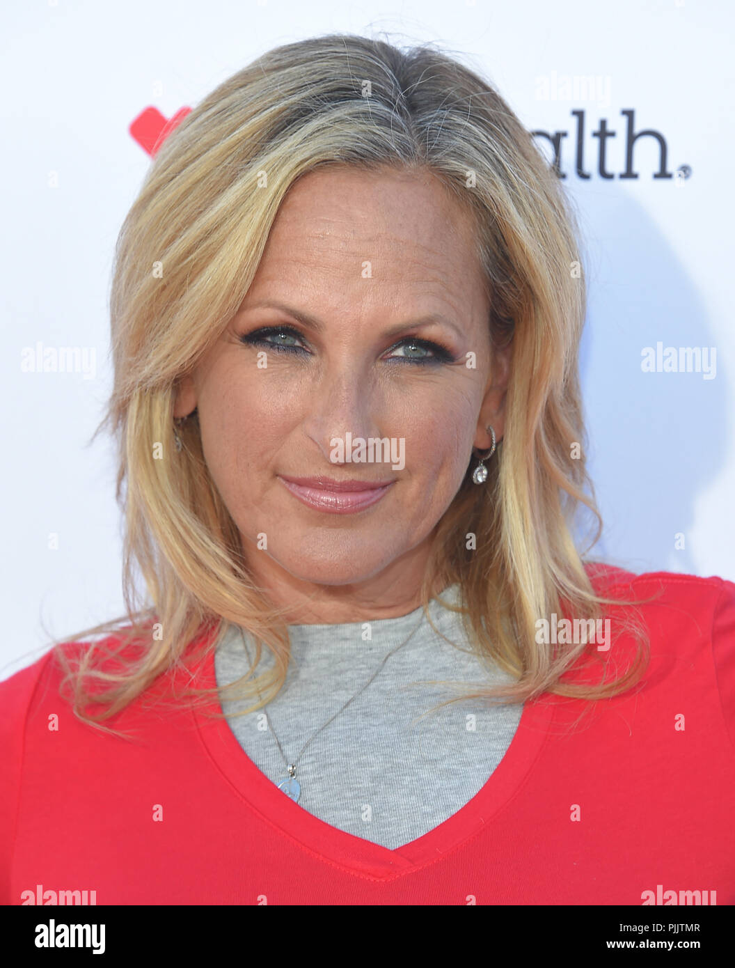 Stand up to cancer hi-res stock photography and images - Alamy