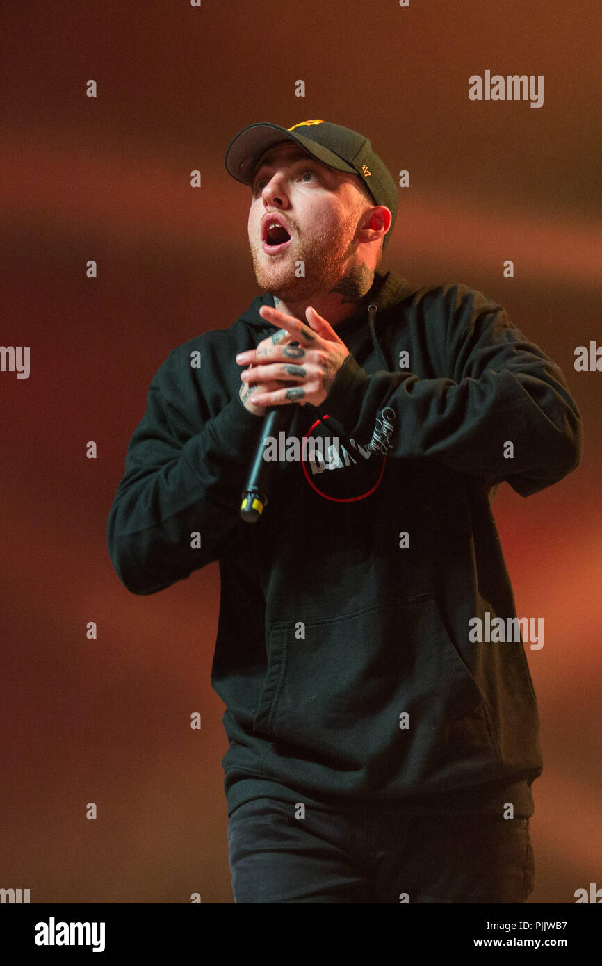 Madison, Wisconsin, USA. 26th Oct, 2016. Rapper MAC MILLER (MALCOLM ...