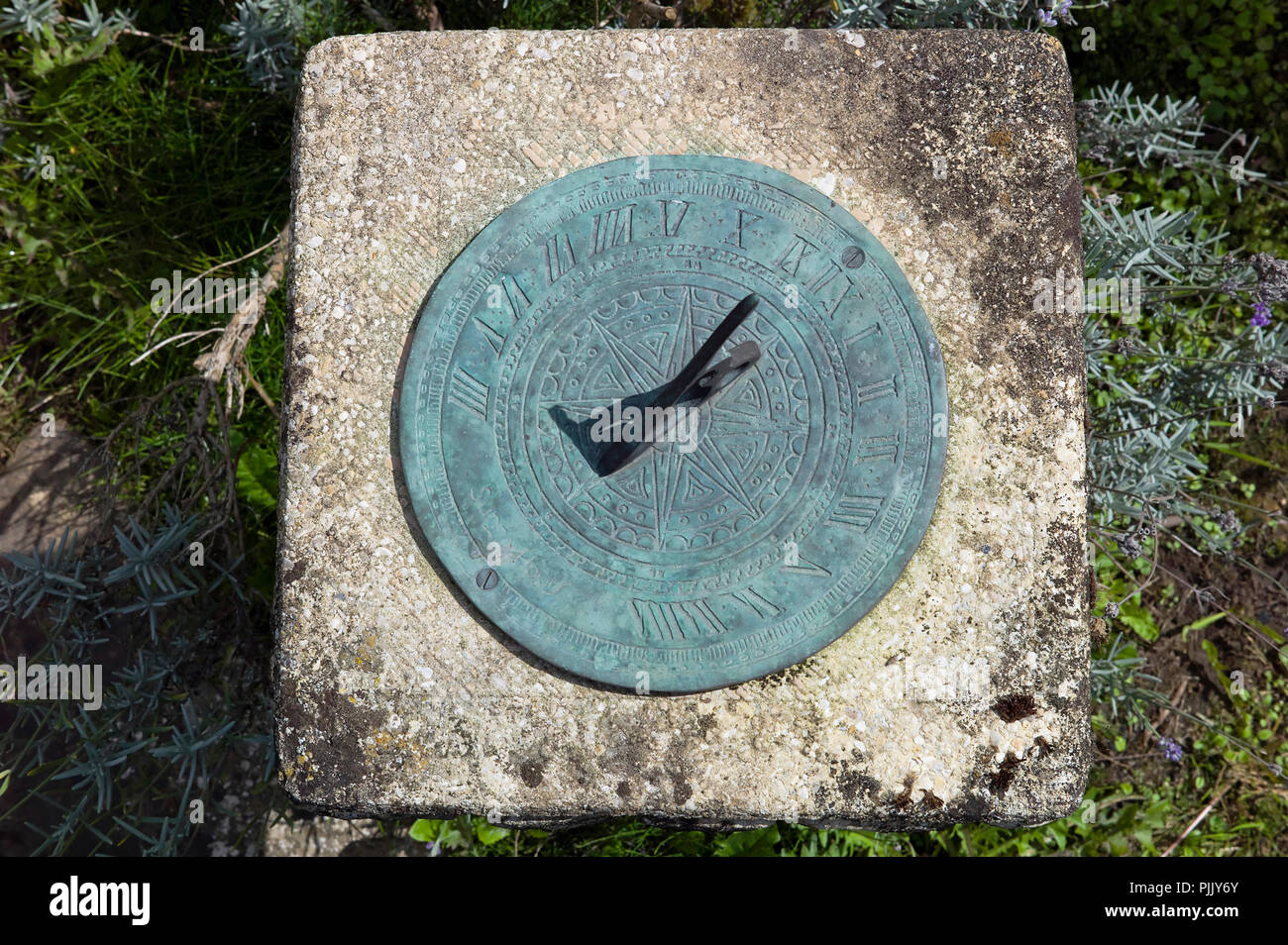 Garden, Ornaments, Sundial on concrete, stone-effect, plinth in ...