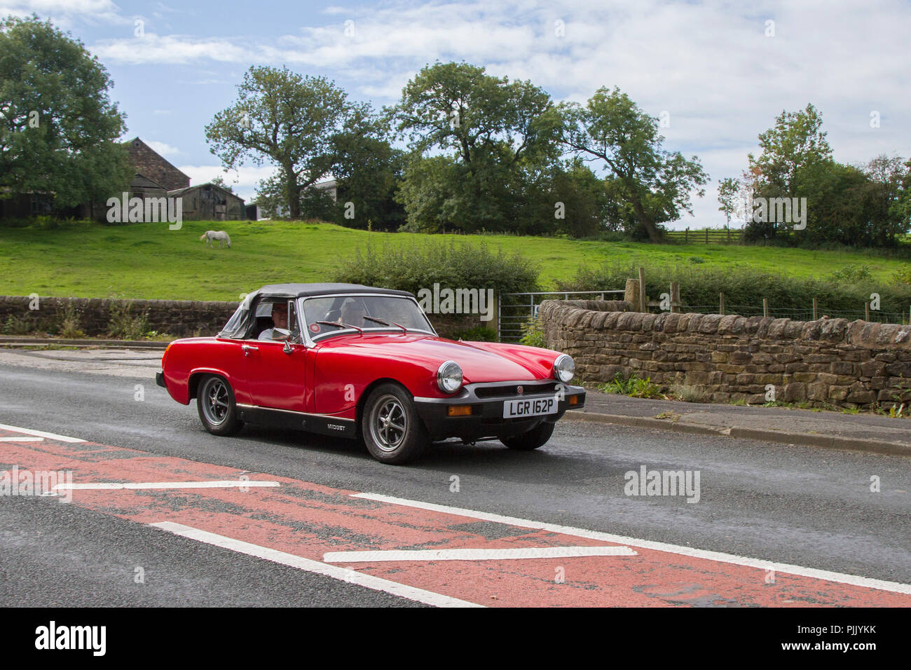 LGR162P red Mg Midget Classic, vintage, veteran, cars of yesteryear ...