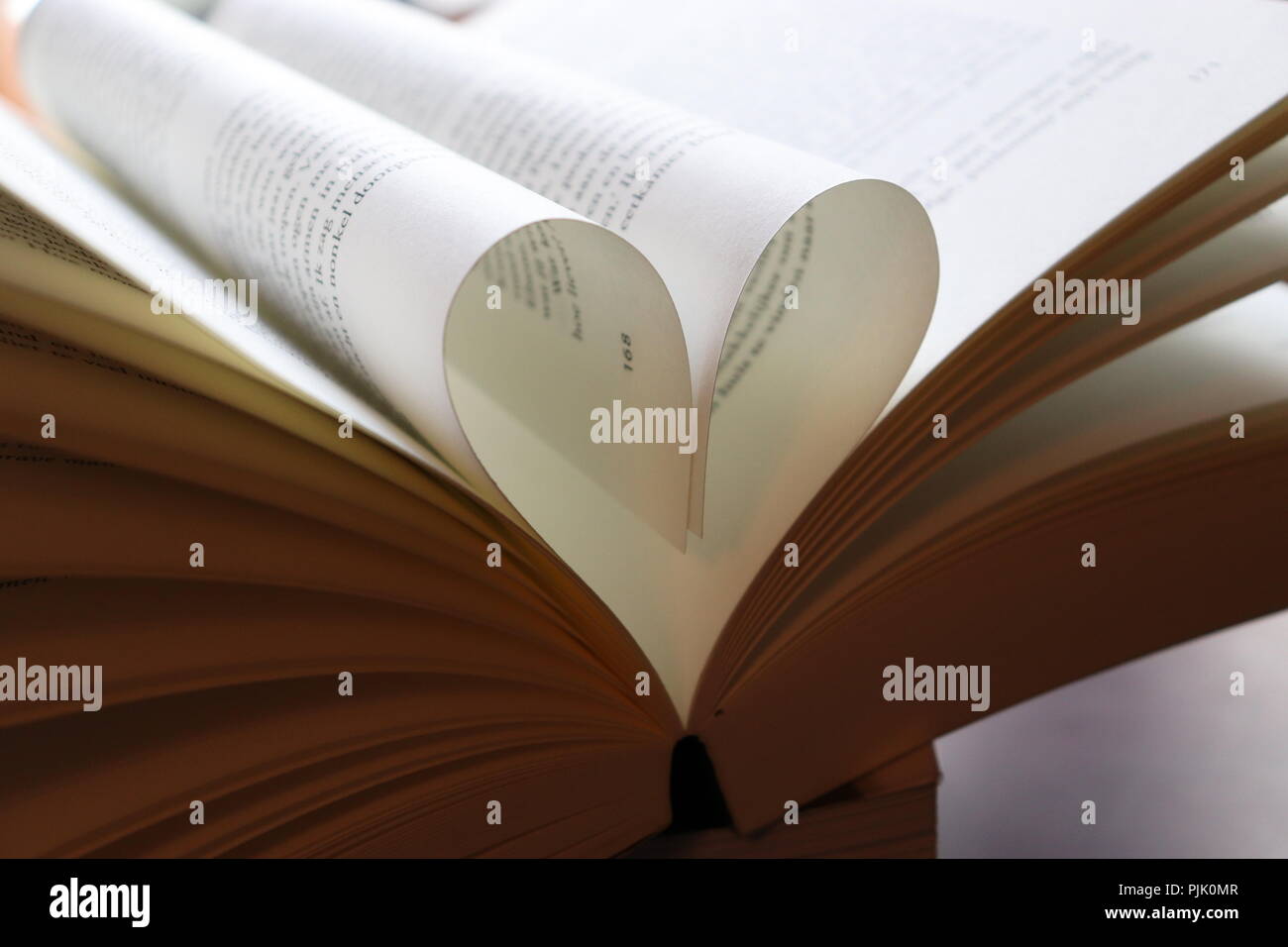 Big read heart hi-res stock photography and images - Alamy