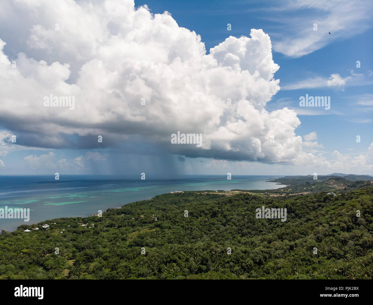Isolated Rain Column On Caribbean Sea/Ocean Stock Photo - Alamy