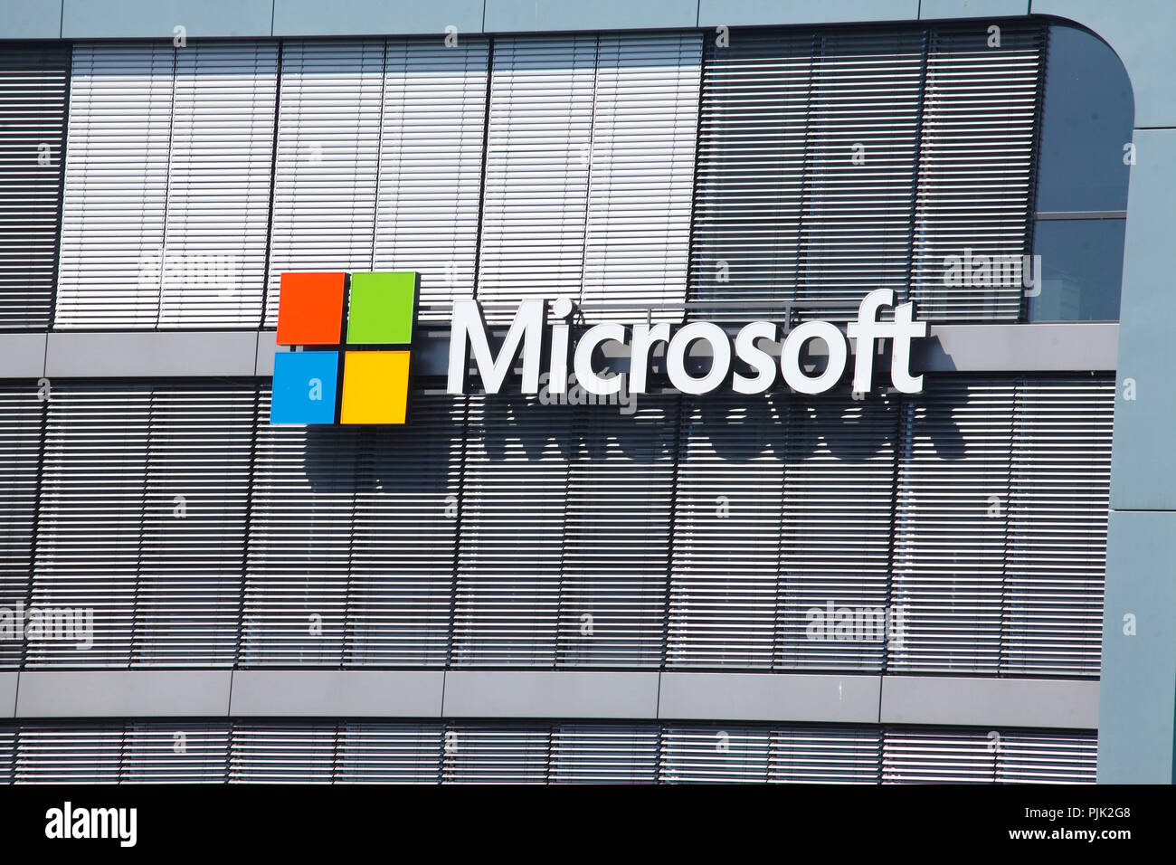Office building RheinauArtOffice in Rheinauhafen, Microsoft, Cologne ...