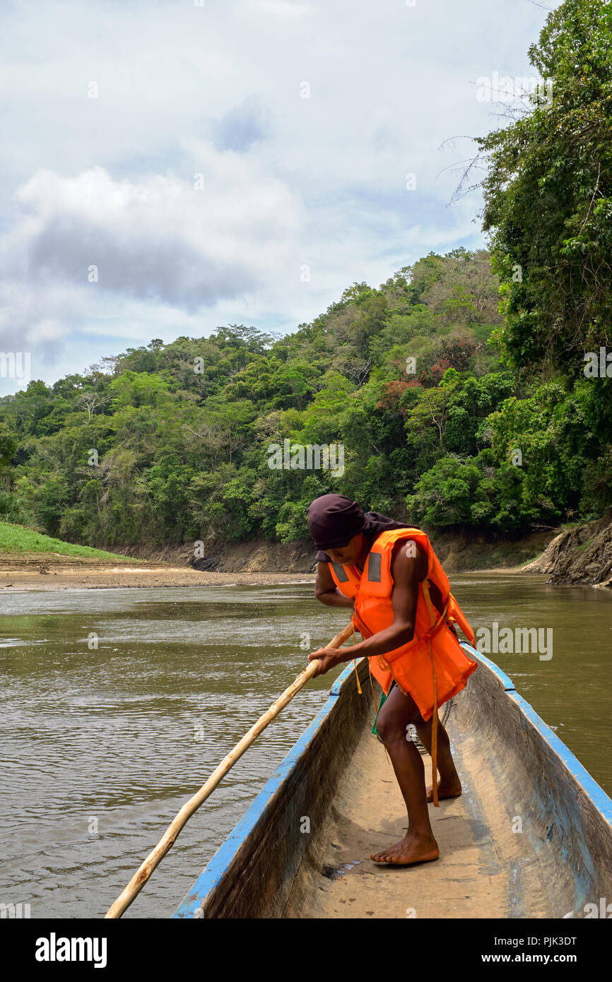 Native american dugout canoe hi-res stock photography and images - Alamy