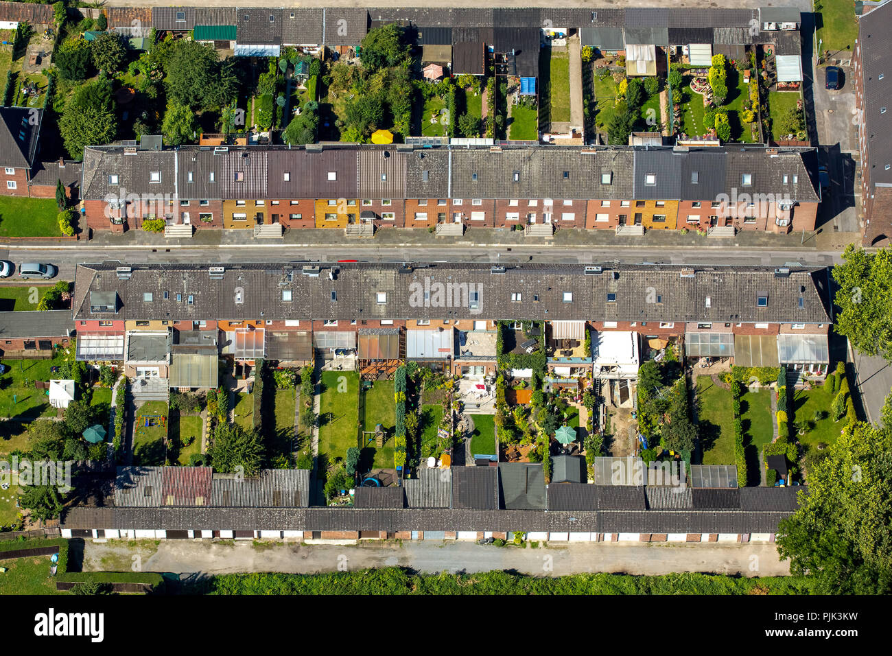 Row house hi-res stock photography and images - Alamy