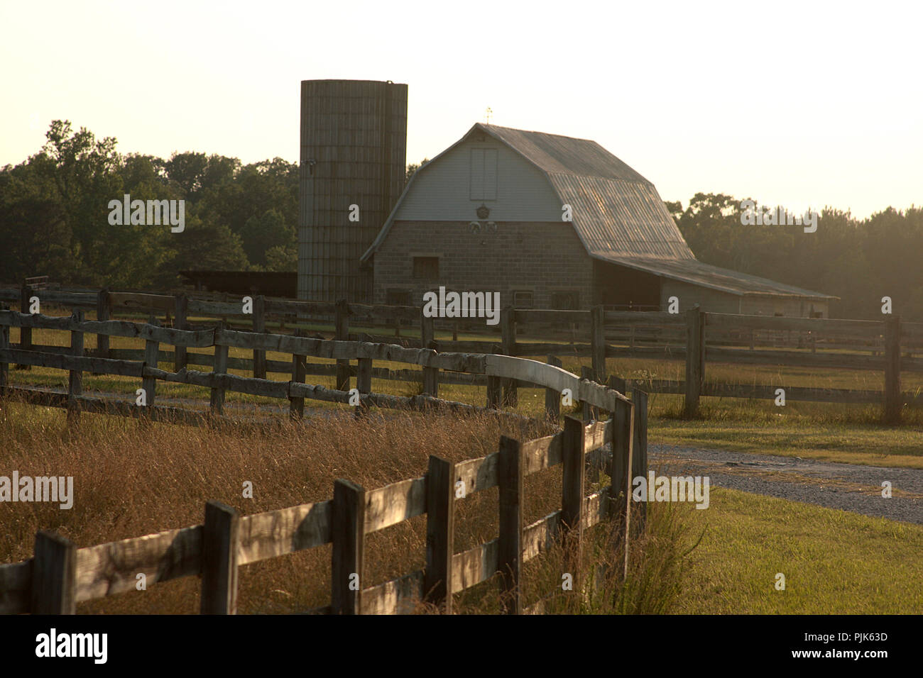 Large barn on farm in rural Virginia, USA Stock Photo - Alamy