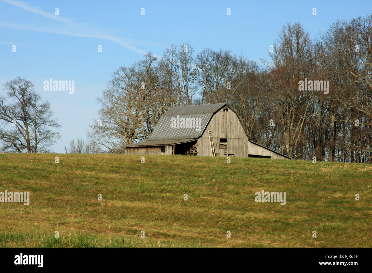 Barn on farm in rural Virginia, USA Stock Photo - Alamy