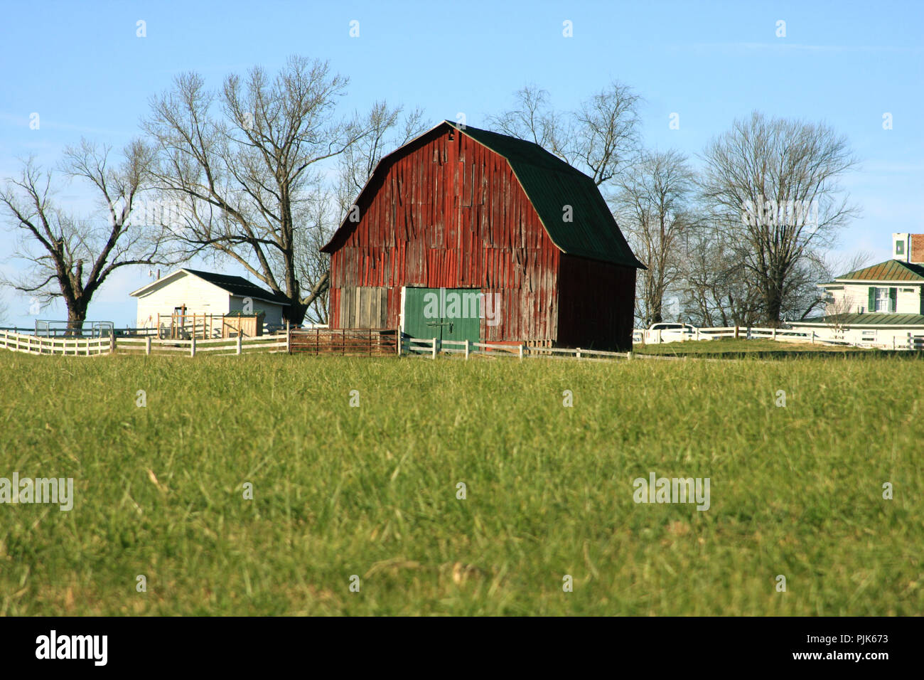 Wooden structures at farm in rural Virginia Stock Photo - Alamy