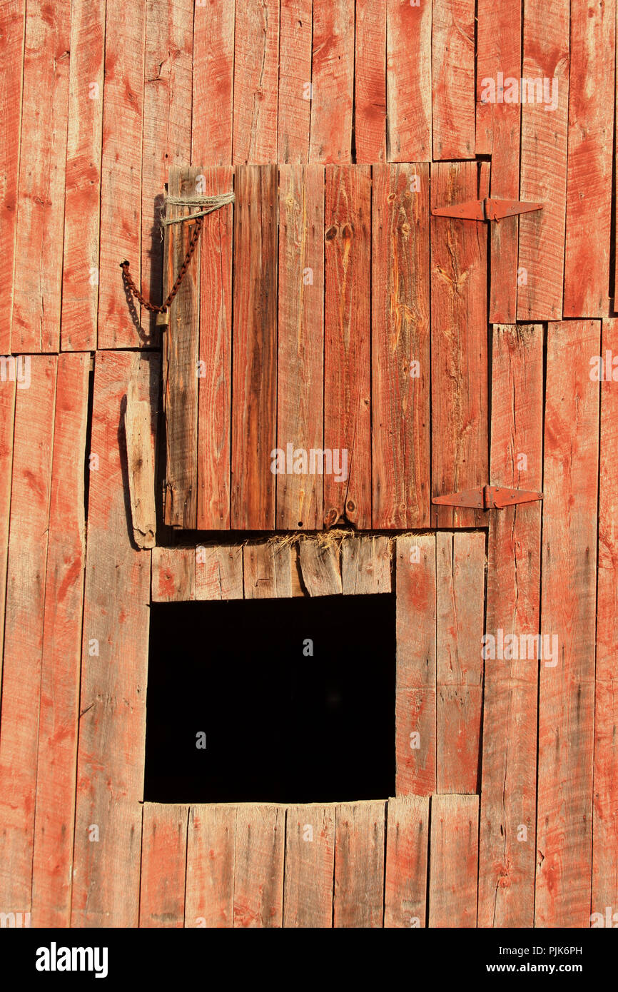 Simple wooden building hi-res stock photography and images - Alamy