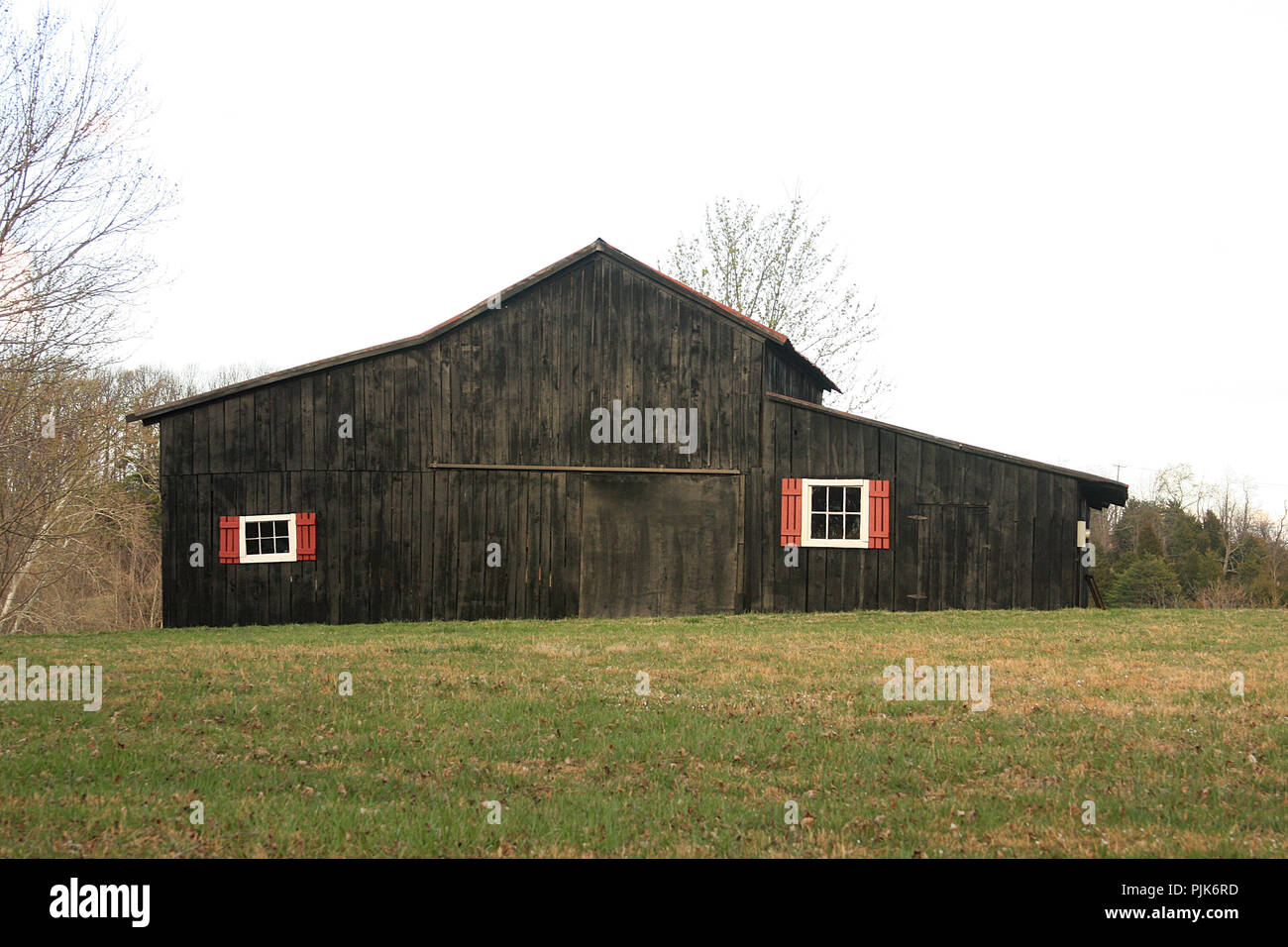 Black barn hi-res stock photography and images - Alamy