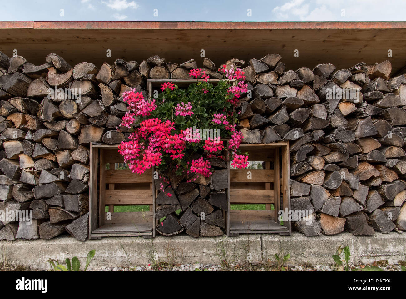 Concrete screen hi-res stock photography and images - Alamy