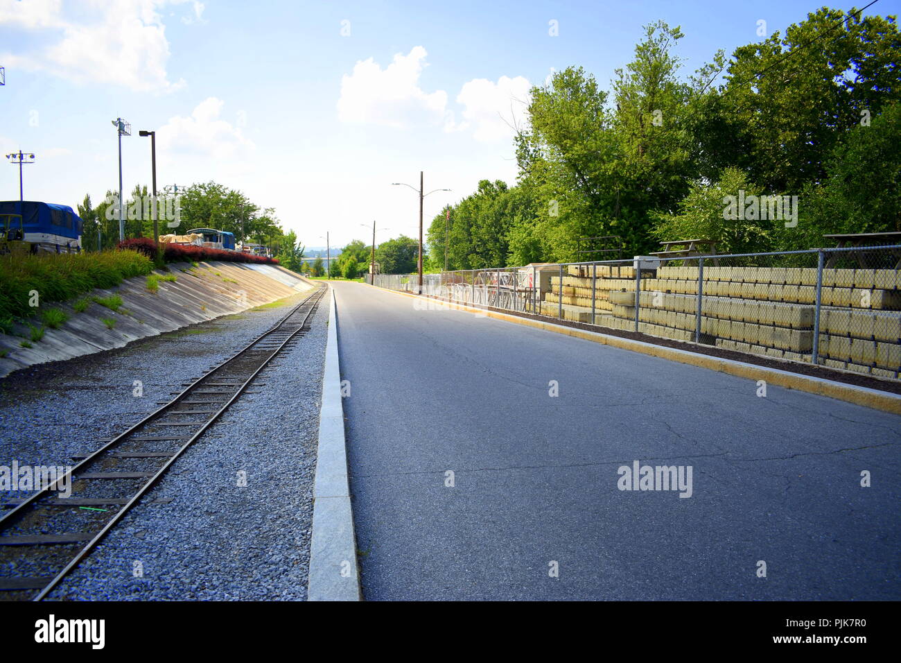 Skinny train tracks hi-res stock photography and images - Alamy