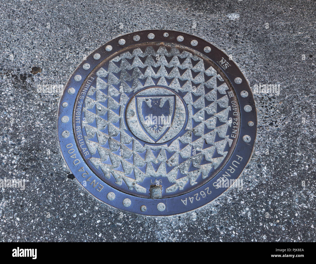 Manhole sign hi-res stock photography and images - Alamy