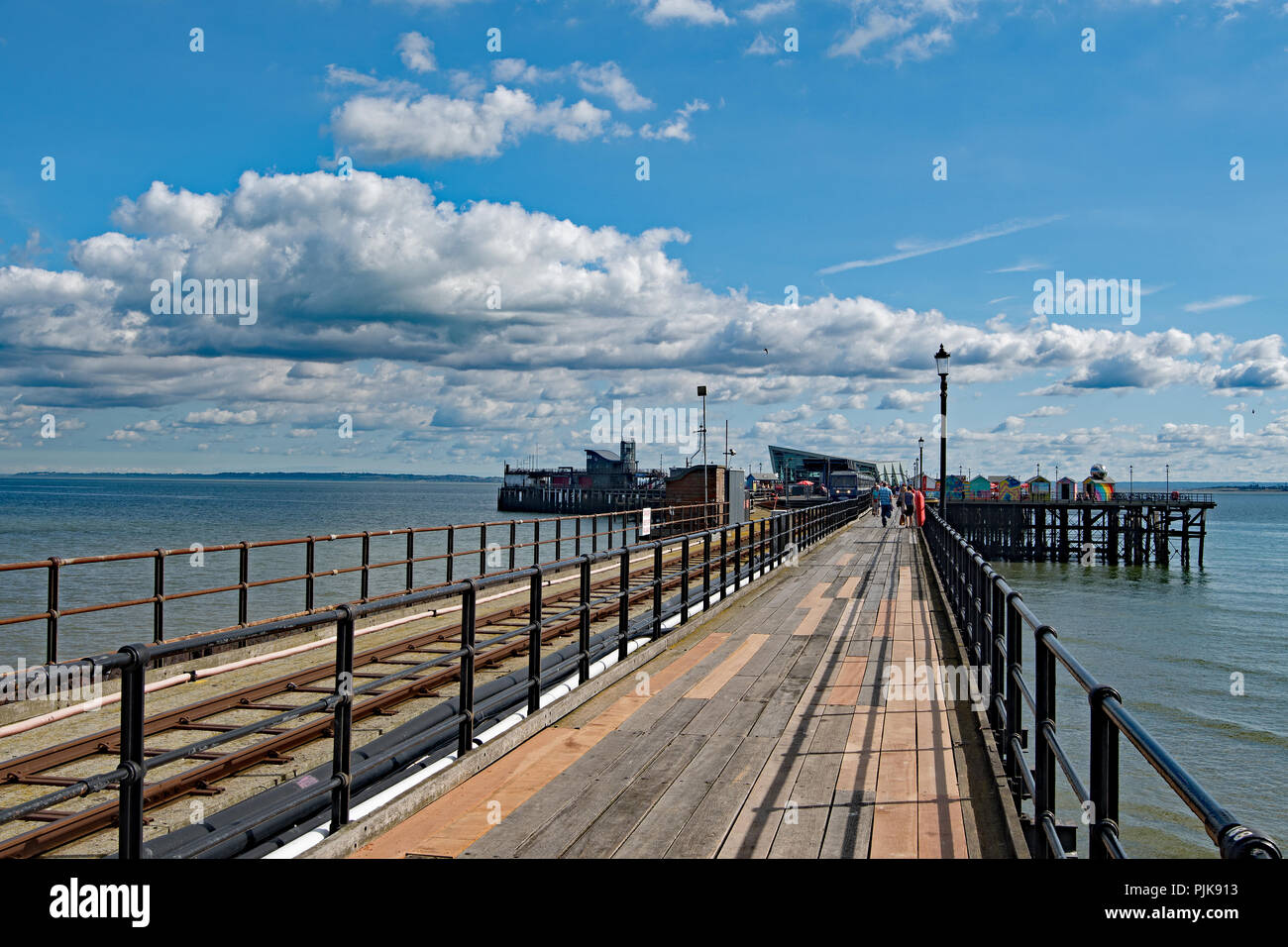 The longest pleasure pier in the world hi-res stock photography and ...